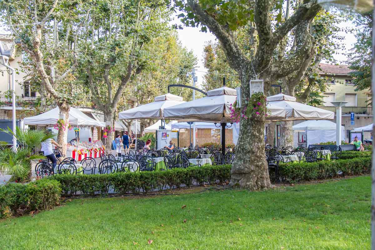 Shopping a Bellaria Igea Marina: negozi e mercati